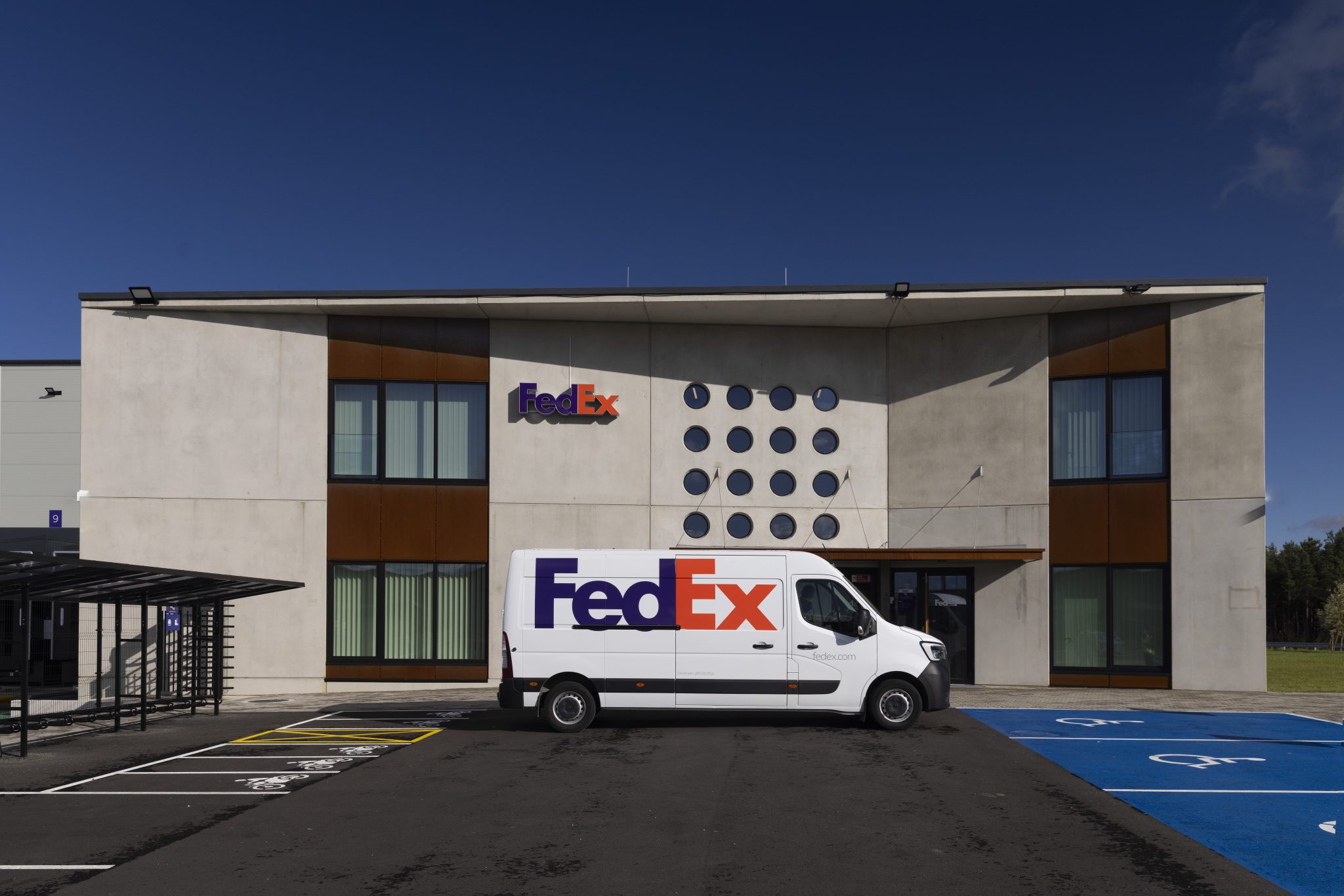 FedEx opens air and ground logistics facility at Tallinn Airport ...